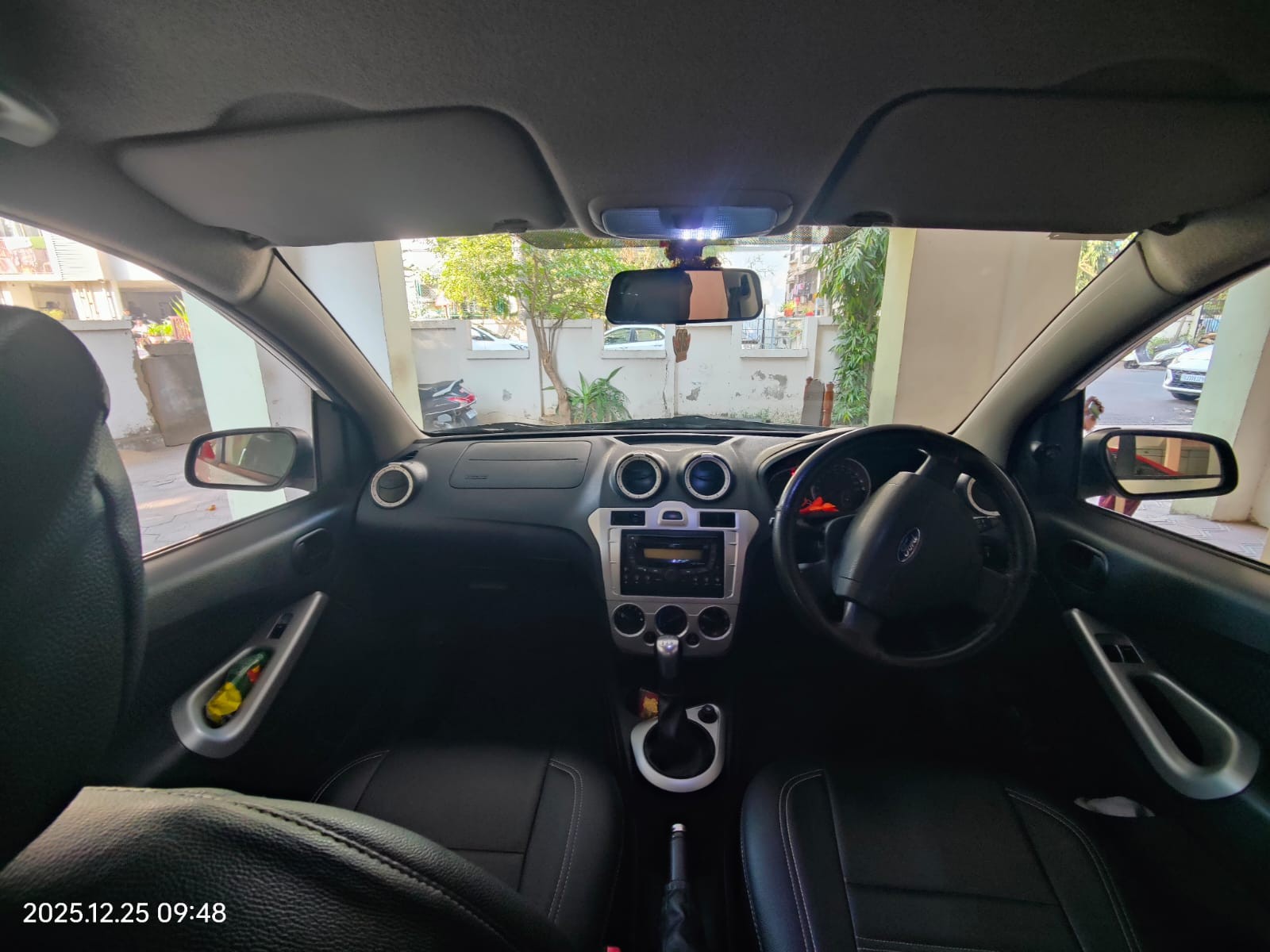 Buy Used Ford Figo Diesel Titanium of 2014 model @ 2,00,000 INR in ...