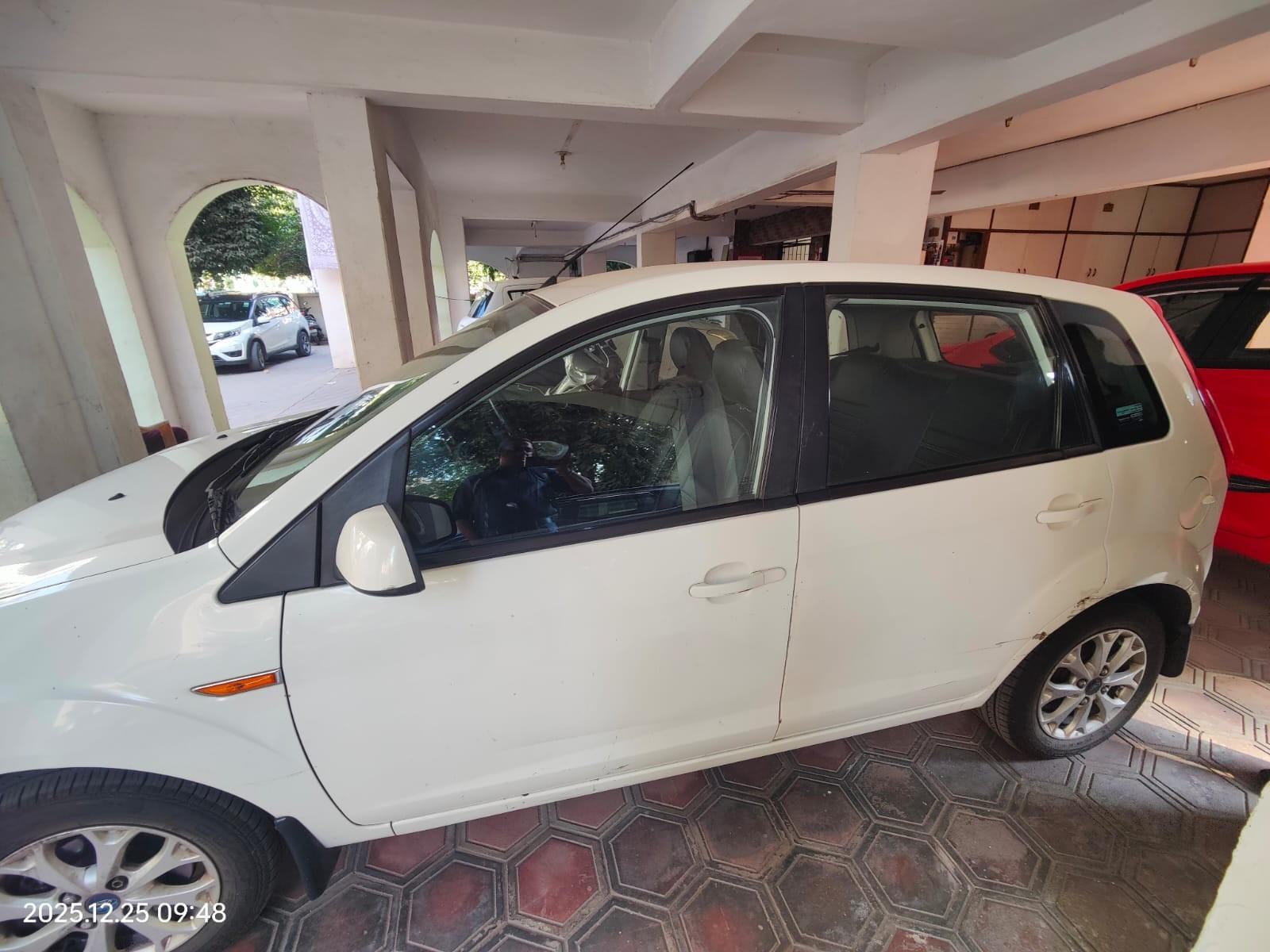 Buy Used Ford Figo Diesel Titanium of 2014 model @ 2,00,000 INR in ...
