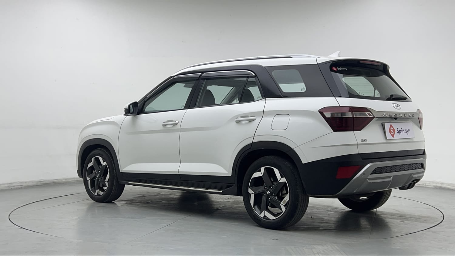 Buy Used Hyundai Alcazar Platinum 6Str Diesel AT of 2022 model @ 14 ...