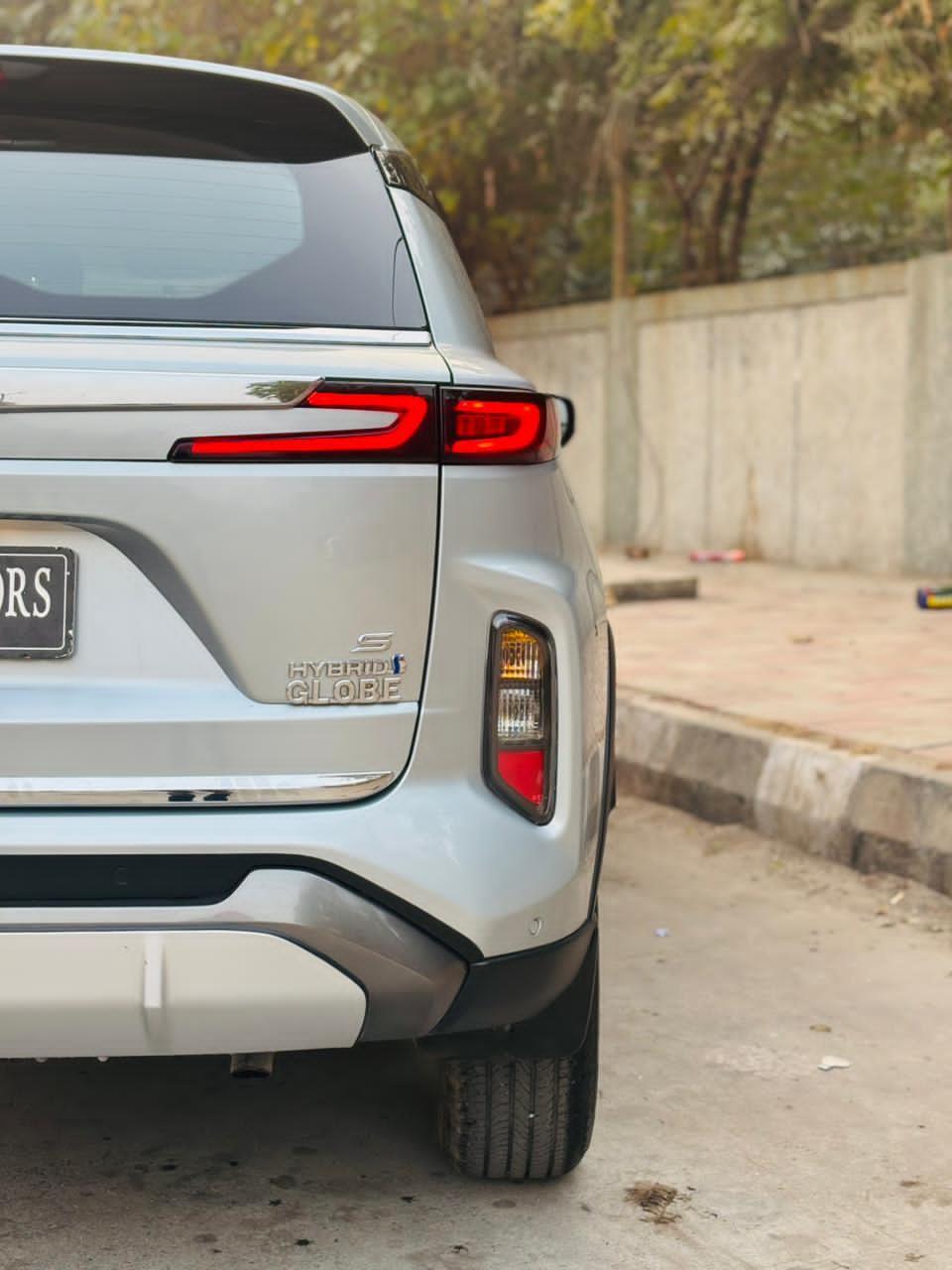 Buy Used Toyota Hyryder S HYBRID of 2024 model @ 15,50,000 INR in Delhi ...