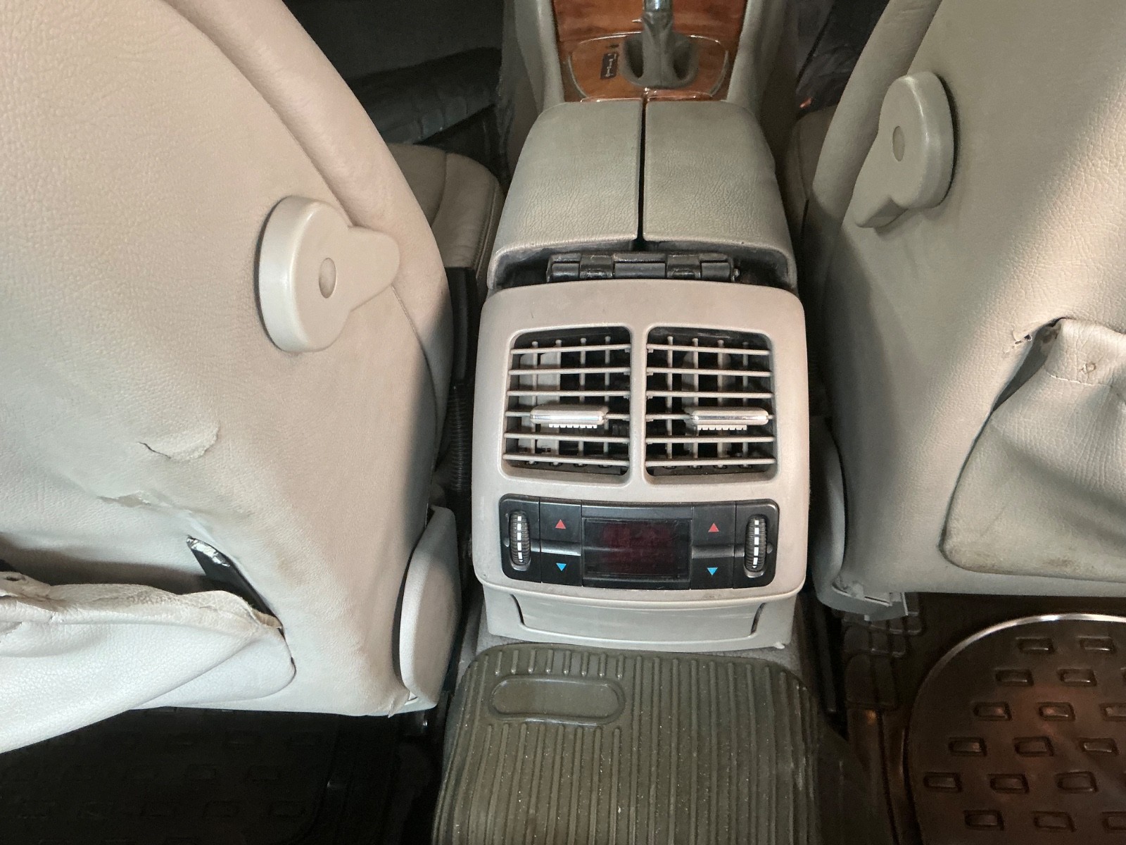 Buy Used Mercedes-Benz E-Class 200 Kompressor Classic of 2007 model @ 5 ...