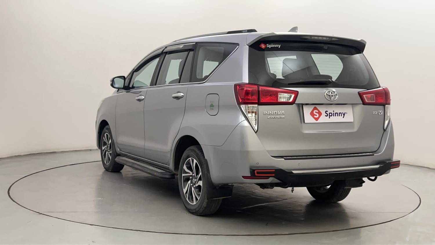 Buy Used Toyota Innova Crysta 2.7 VX 7 STR of 2022 model @ 19,36,373 ...