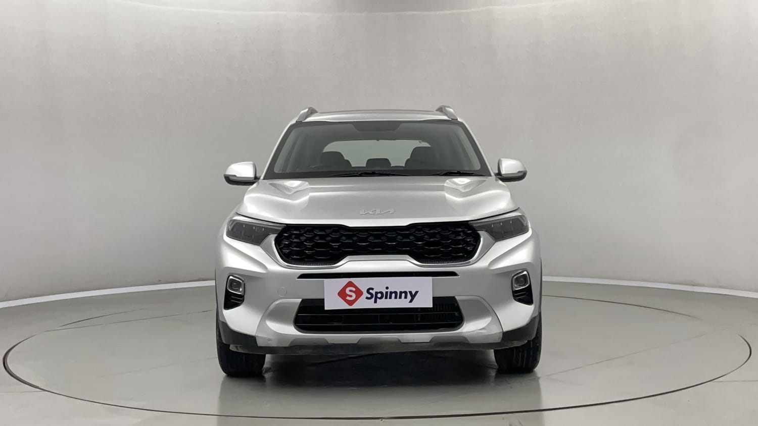 Buy Used Kia Sonet HTX Diesel iMT of 2023 model @ 9,89,582 INR in ...