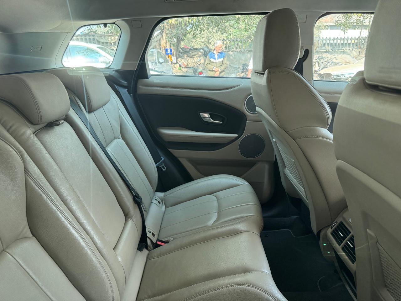 Buy Used Land Rover Range Rover Evoque 2.0 TD4 SE of 2019 model @ 25,00 ...