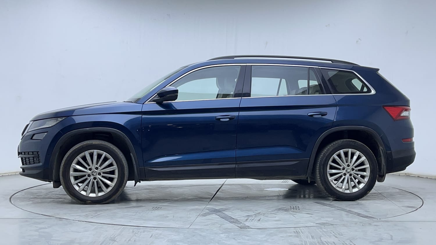 Buy Used Skoda Kodiaq 2.0 TDI Style of 2018 model @ 19,89,758 INR in ...