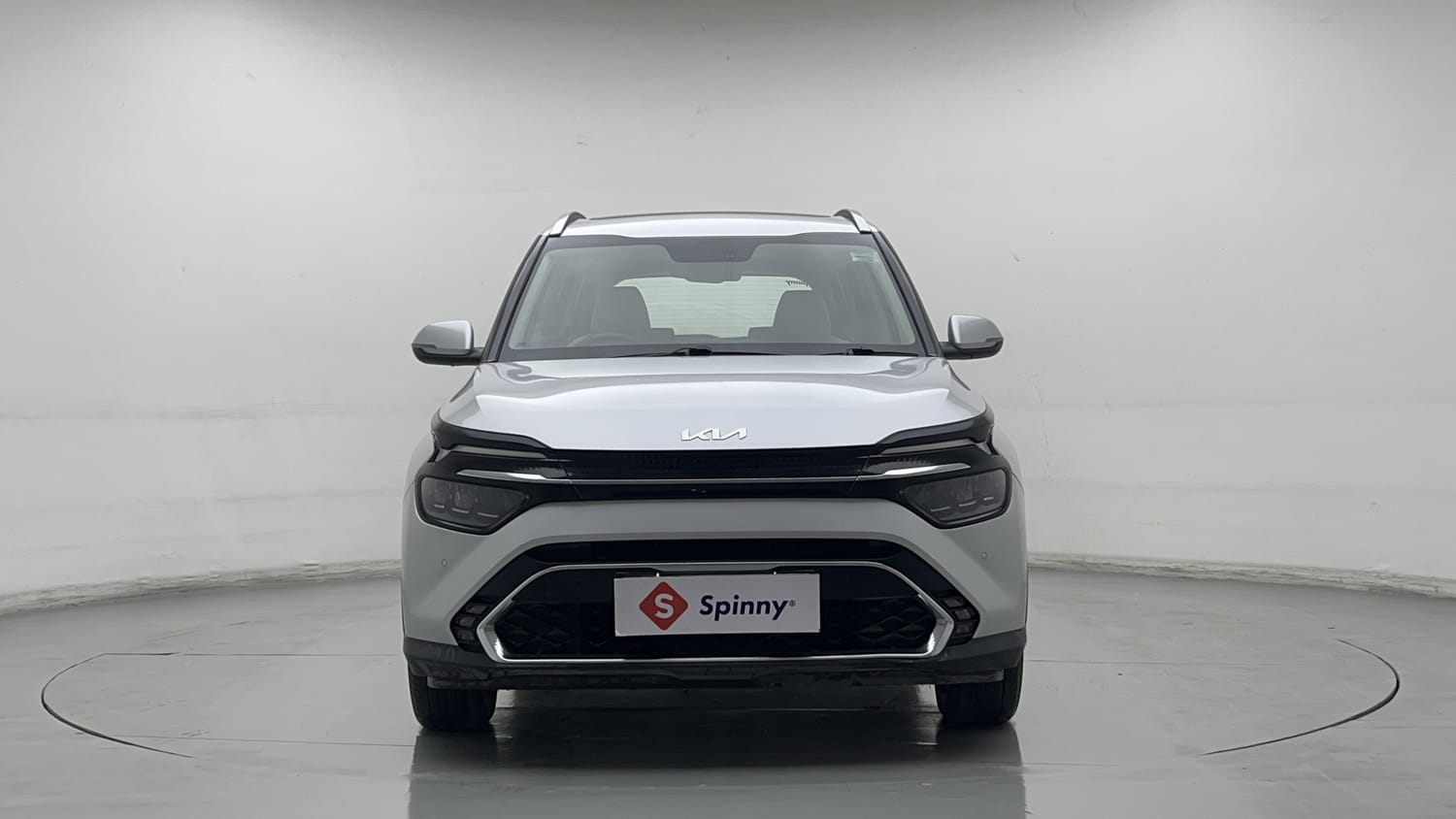 Buy Used Kia Carens Luxury Plus Diesel AT 6 STR of 2022 model @ 14 ...