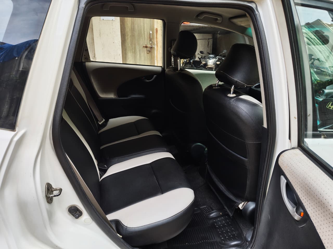 Buy Used Honda Jazz Select Edition Mode of 2009 model @ 2,15,000 INR in ...