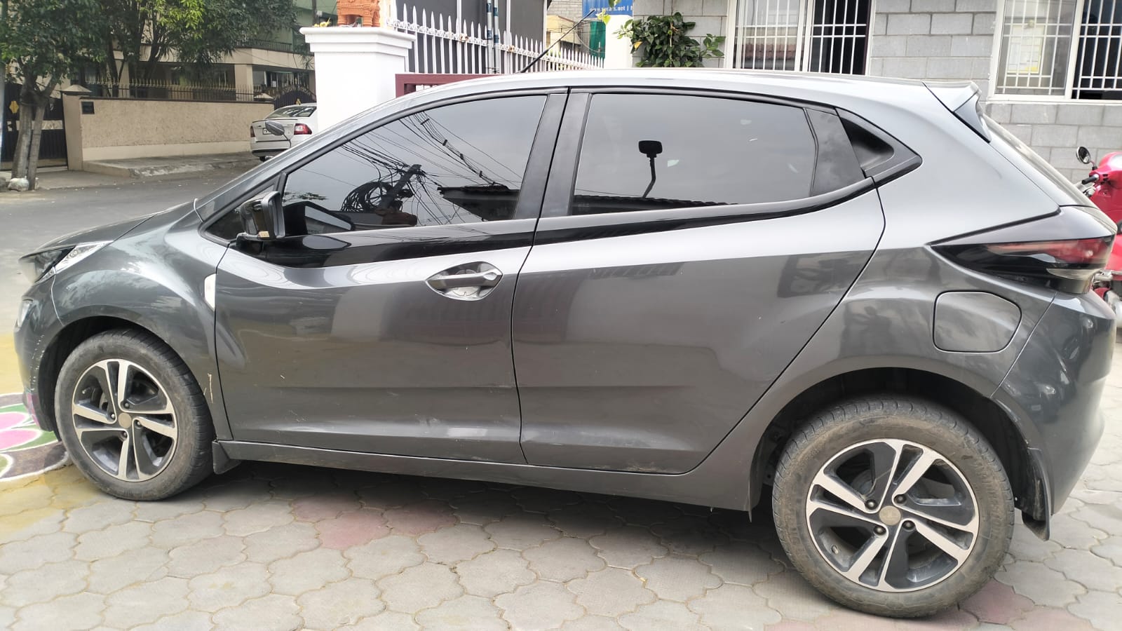 Buy Used Tata Altroz XZ Plus Diesel BSVI of 2021 model @ 6,90,000 INR ...