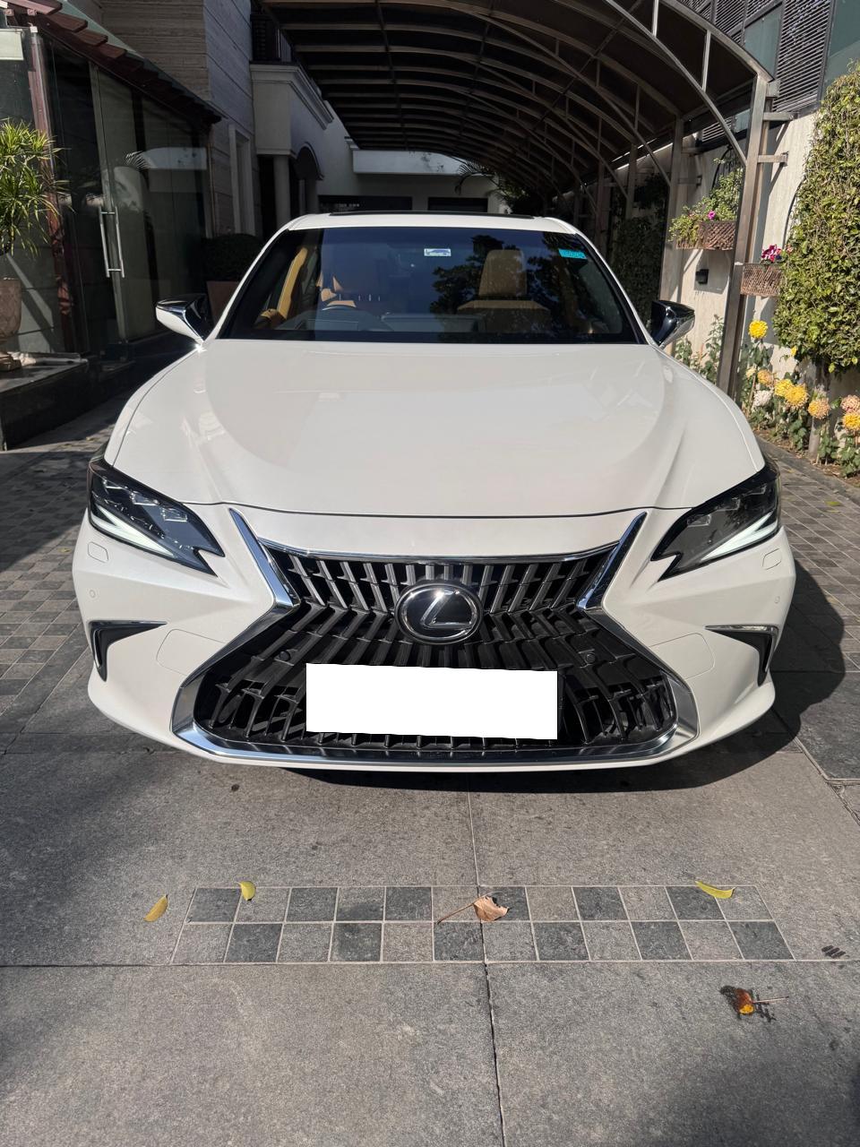 Used 2025 Lexus ES 2487 cc Petrol Automatic Car in New Delhi at ₹68 ...