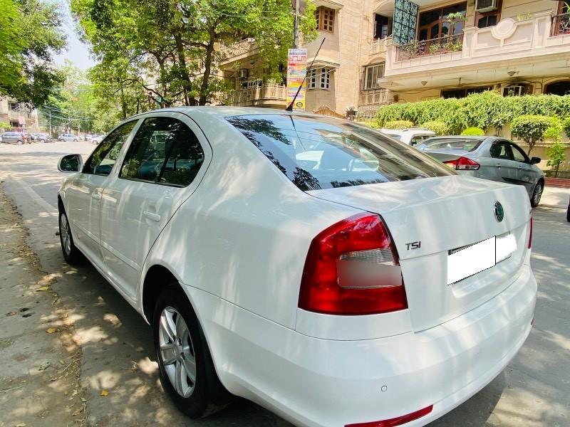 Buy Used Skoda Laura 1.8 TSI Active of 2011 model @ 2,15,000 INR in ...