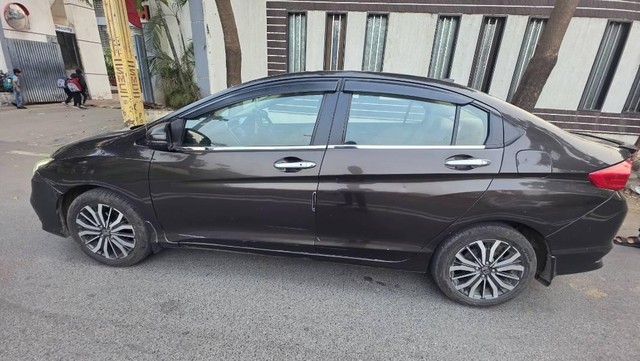 Used 2018 Honda City 4th Generation Petrol Manual in Surat at ₹6.25 ...