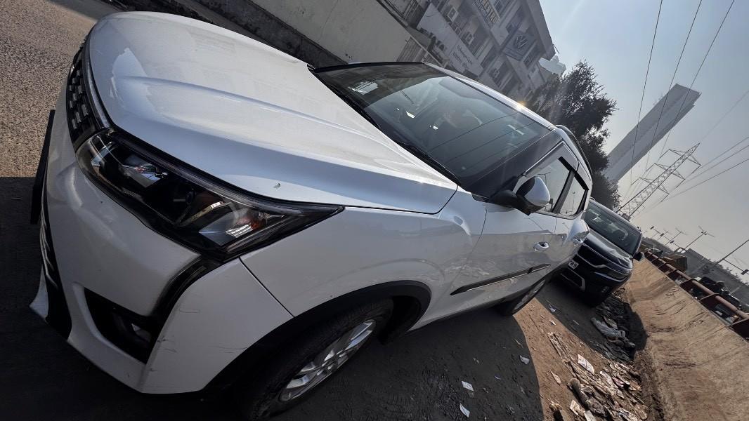 Buy Used Mahindra XUV300 W8 of 2024 model @ 12,00,000 INR in Delhi ...