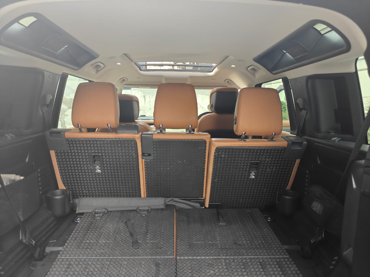 Buy Used Land Rover Defender 2.0 110 HSE of 2024 model @ 95,00,000 INR ...