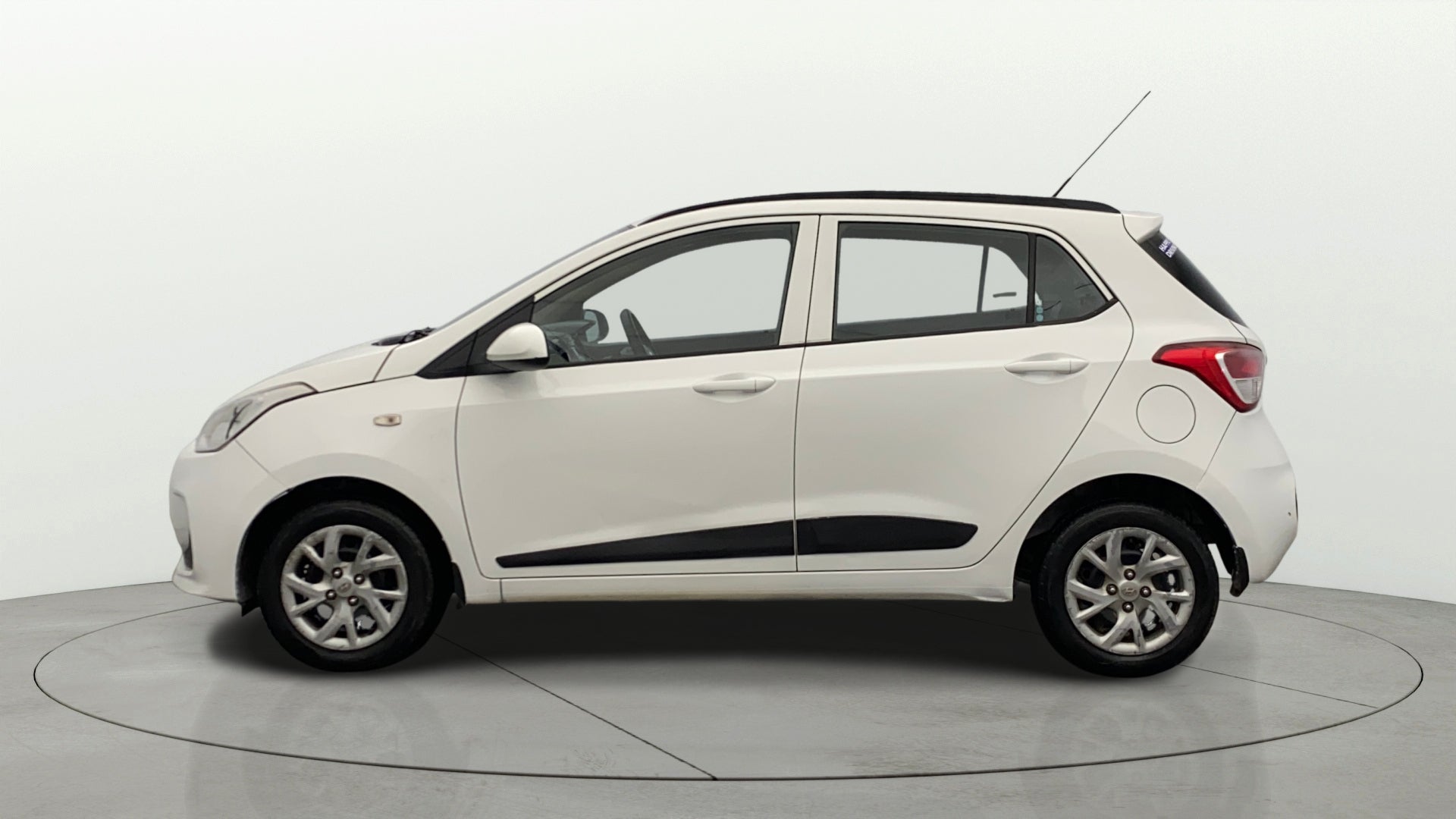 Buy Used Hyundai Grand i10 1.2 Kappa Magna BSIV of 2019 model @ 3 ...