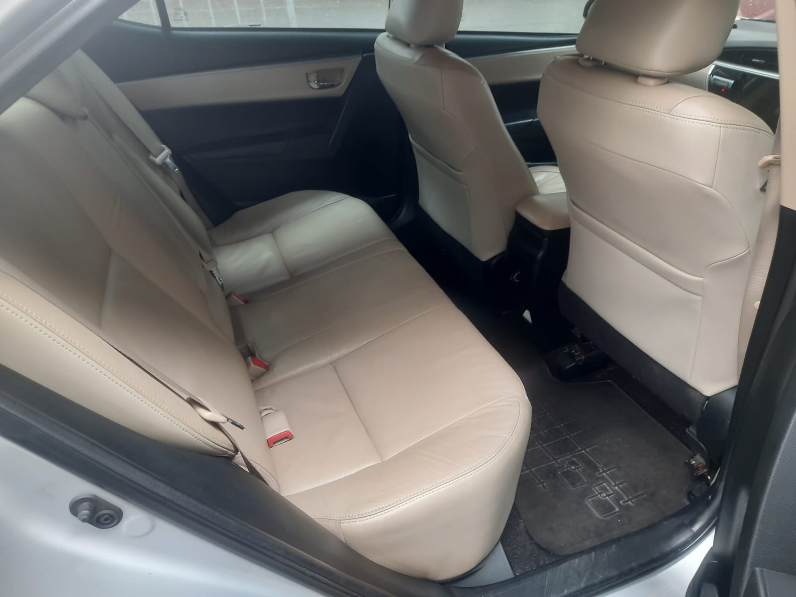 Buy Used Toyota Corolla Altis VL AT of 2015 model @ 5,75,000 INR in ...