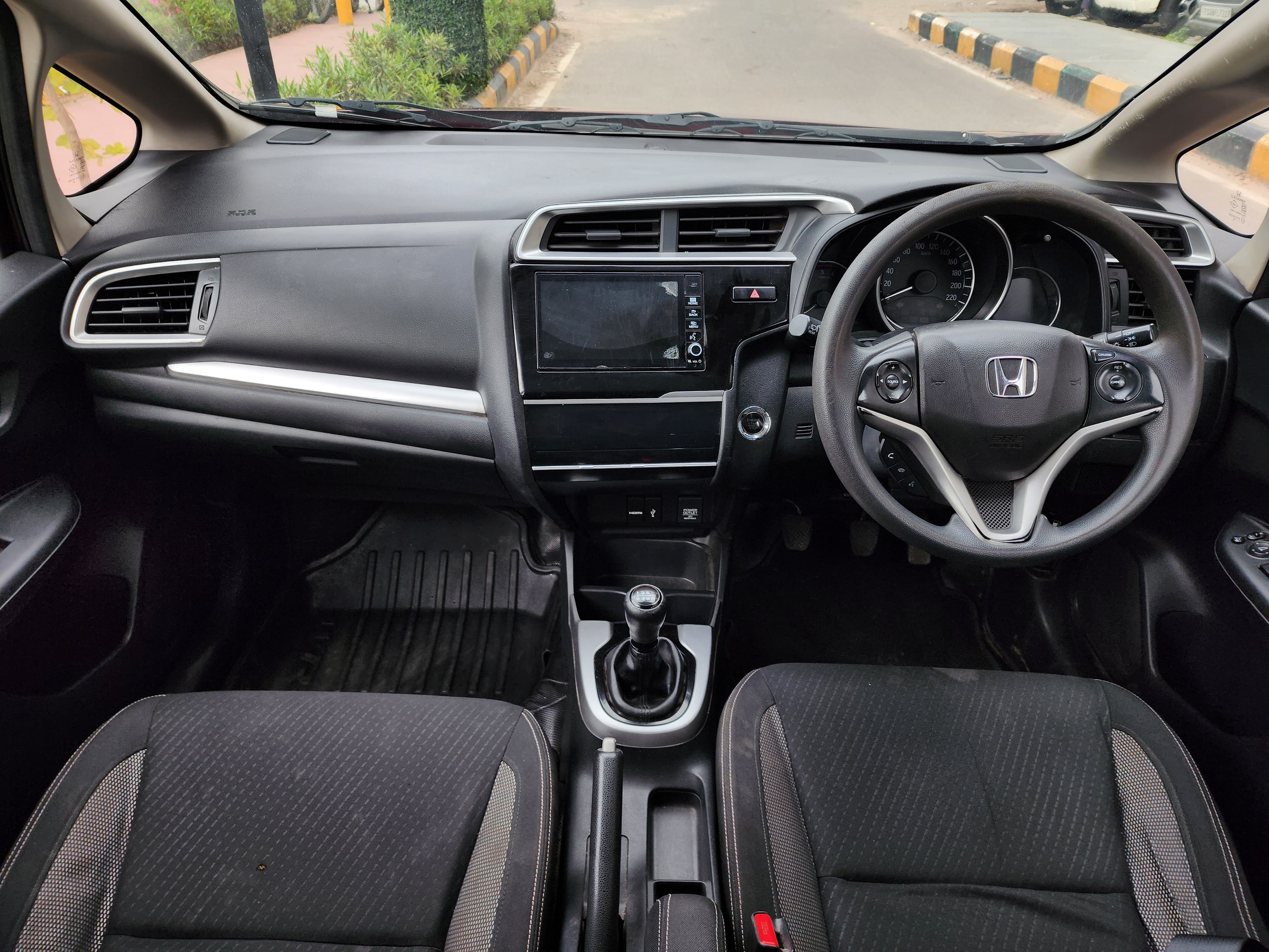 Buy Used Honda WR-V i-DTEC VX of 2018 model @ 6,75,000 INR in Hyderabad - 5056179 - ZigWheels.com