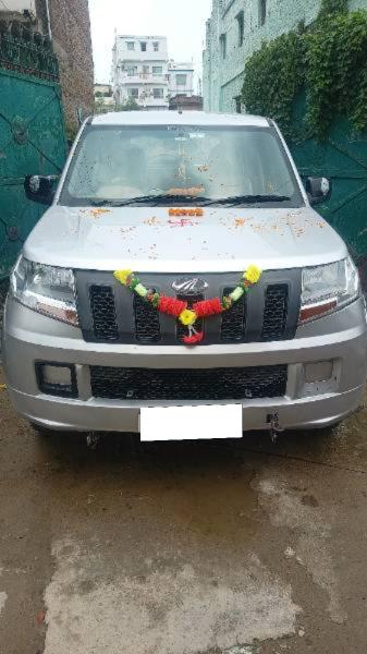 Buy Used Mahindra TUV 300 T4 of 2017 model @ 4,45,000 INR in Darbhanga ...
