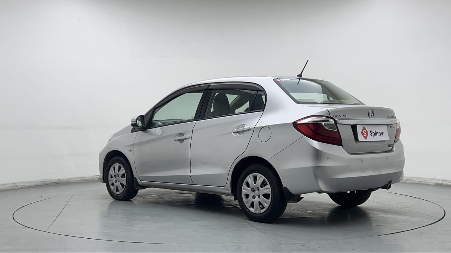 Buy Used Honda Amaze 2nd Gen S of 2017 model @ 4,10,000 INR in Delhi ...