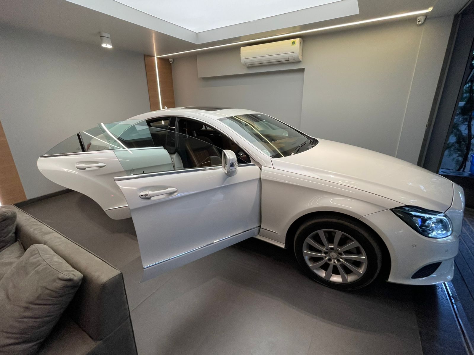 Buy Used Mercedes-Benz SLK-Class SLK 350 of 2015 model @ 23,75,000 INR ...