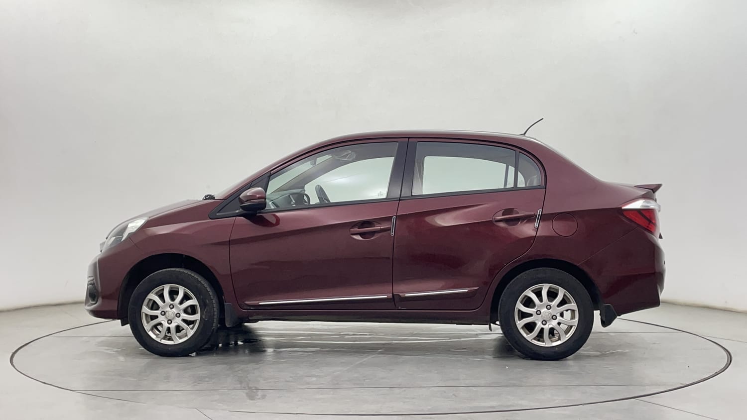 Buy Used Honda Amaze 2nd Gen VX of 2016 model @ 4,89,000 INR in Chennai ...