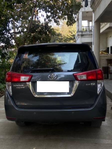 Buy Used Toyota Innova Crysta 2.4 ZX MT BSIV of 2016 model @ 13,50,000 ...