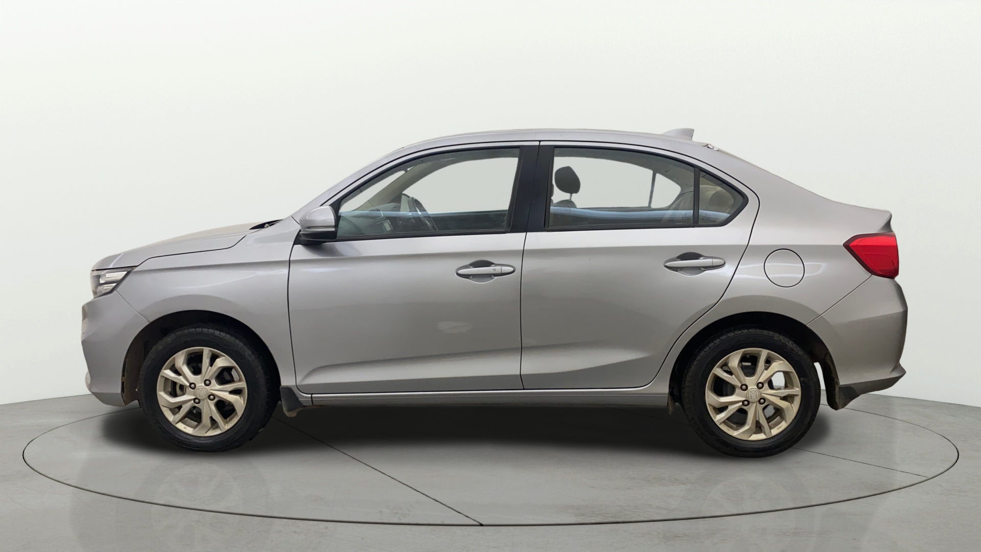 Buy Used Honda Amaze VX Opt Petrol BSIV of 2018 model @ 4,49,462 INR in ...