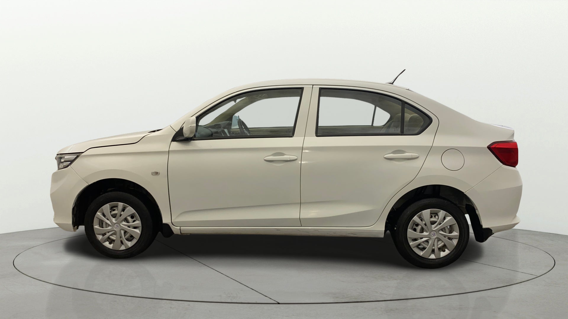 Buy Used Honda Amaze 2nd Gen E BSVI of 2022 model @ 4,90,323 INR in ...