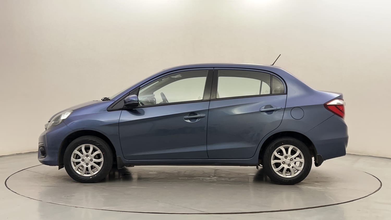 Buy Used Honda Amaze 2nd Gen VX of 2016 model @ 4,47,000 INR in ...