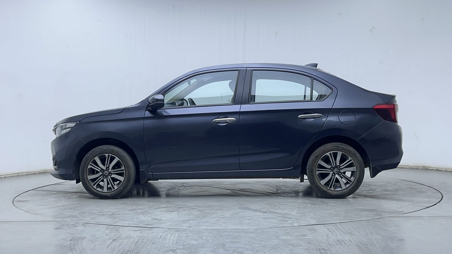 Buy Used Honda Amaze 2nd Gen VX of 2021 model @ 6,32,000 INR in ...