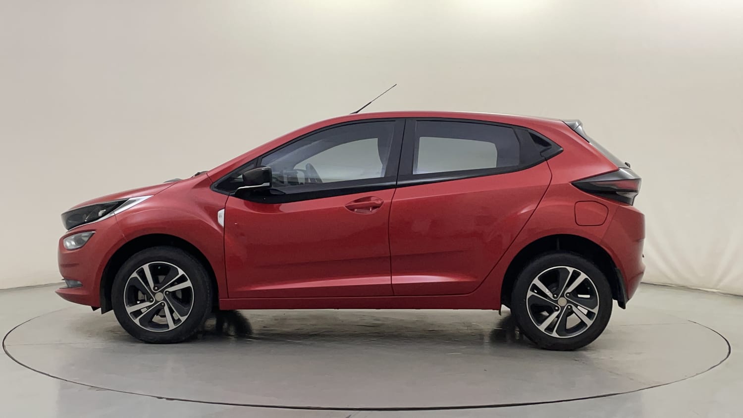 Buy Used Tata Altroz XZA Plus DCT of 2022 model @ 7,71,000 INR in ...