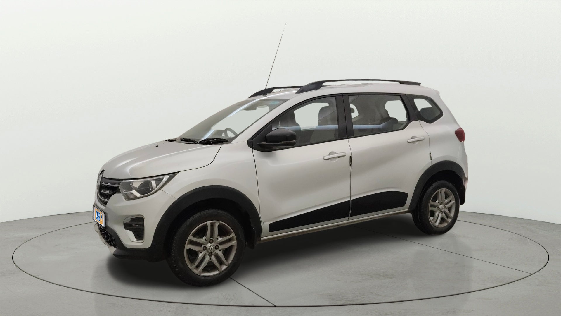 Buy Used Renault Triber RXZ EASY-R AMT BSVI of 2022 model @ 5,45,817 ...