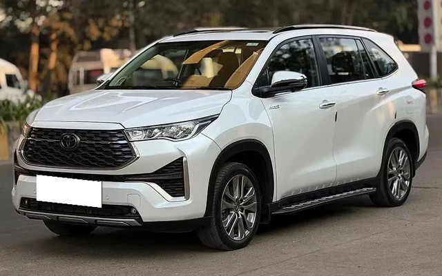 Used 2024 Toyota Innova Hycross 1987 cc Petrol Automatic Car in Mumbai ...