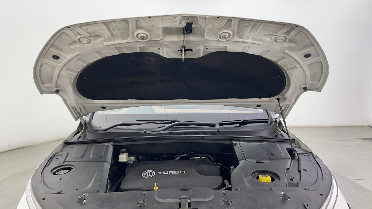 Buy Used MG Hector Plus Sharp Pro 7 Str Diesel 2023-2025 of 2022 model ...