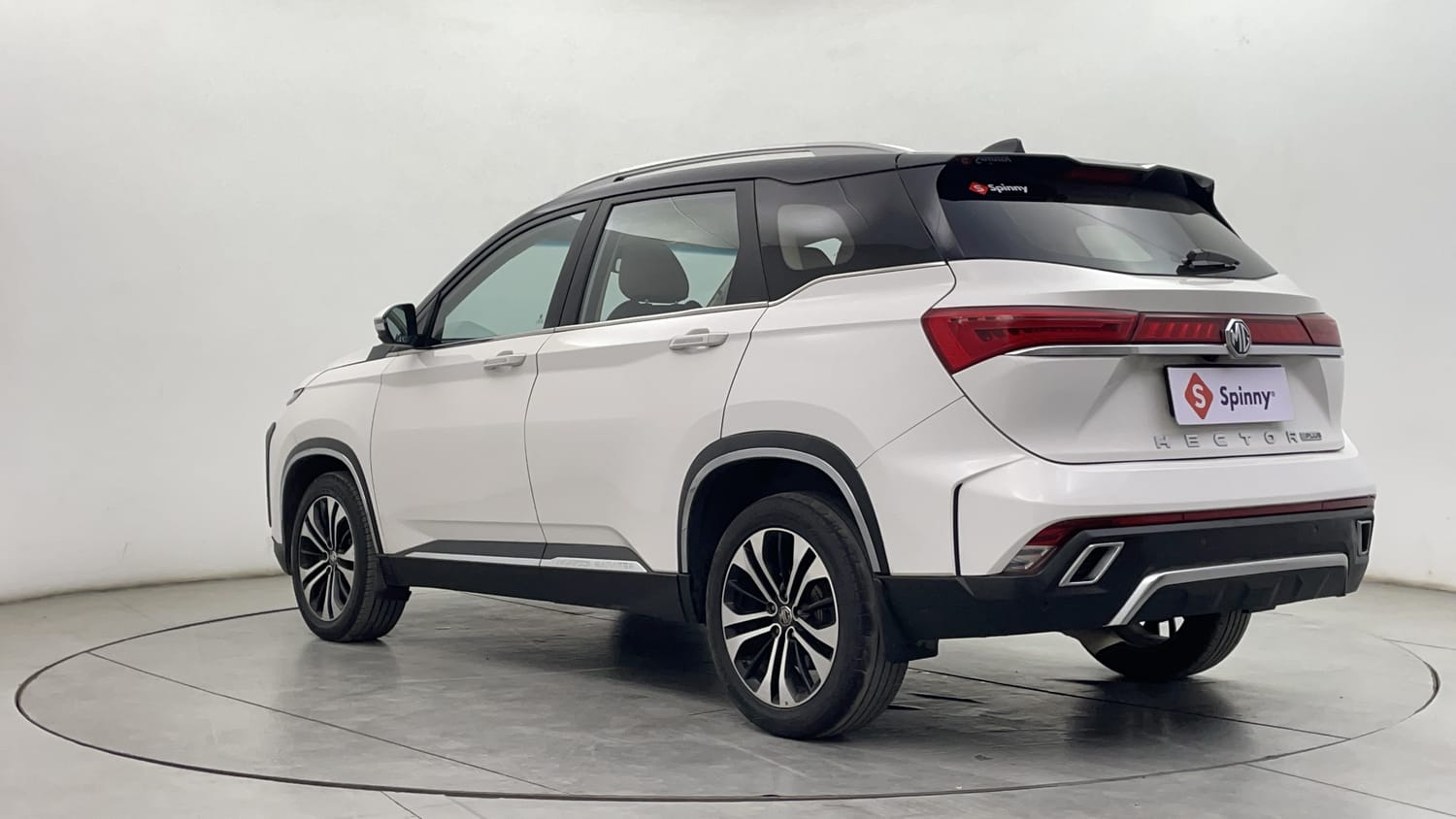 Buy Used MG Hector Plus Sharp Pro 7 Str Diesel 2023-2025 of 2022 model ...