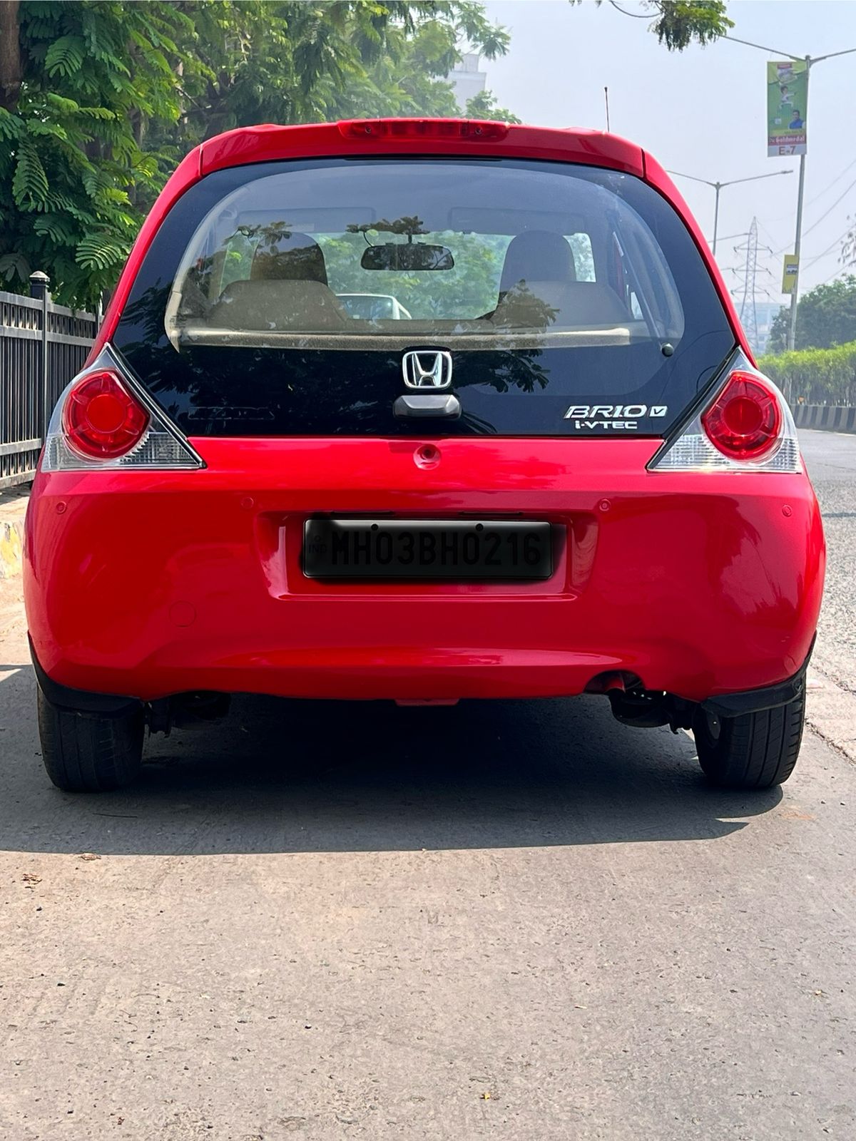 Buy Used Honda Brio V MT of 2012 model @ 2,25,000 INR in Mumbai - 5067933 - ZigWheels.com