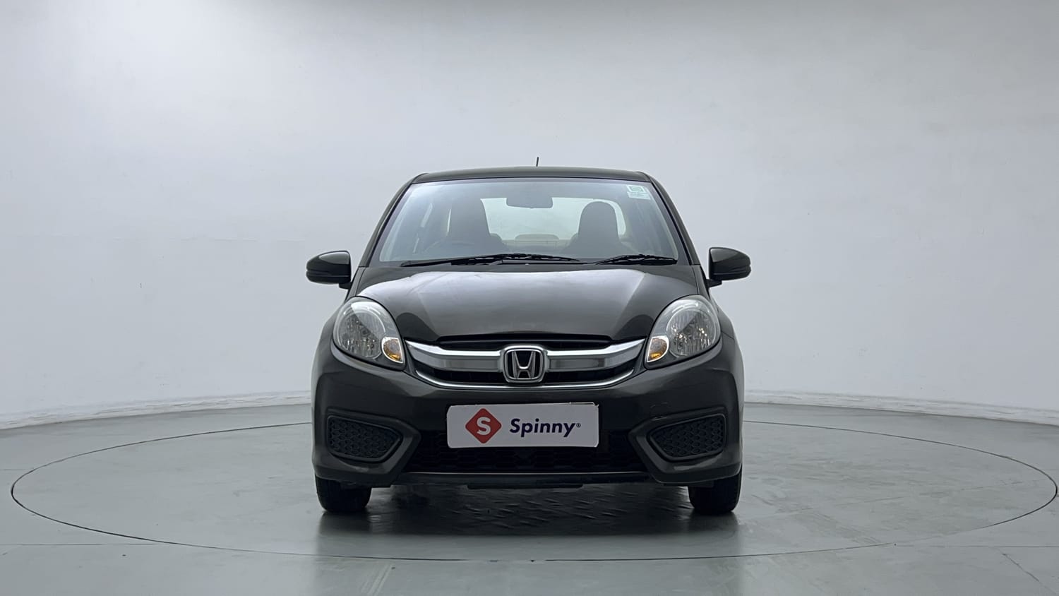 Buy Used Honda Amaze 2nd Gen S of 2018 model @ 4,23,000 INR in Noida - 5070306 - ZigWheels.com