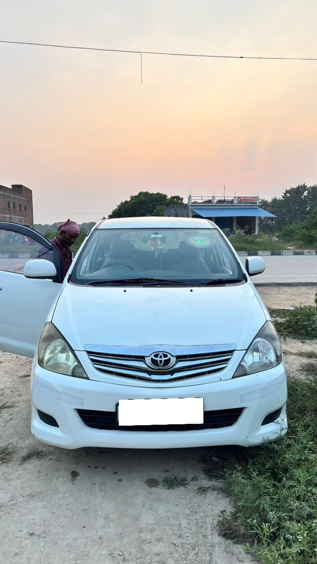 Used 2011 Toyota Innova Diesel Manual in Jaunpur at ₹2.30 Lakh - CarDekho