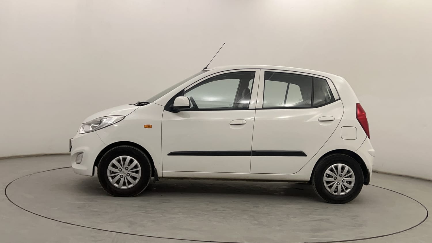 Buy Used Hyundai i10 Sportz 1.1L of 2015 model @ 3,18,000 INR in Pune ...