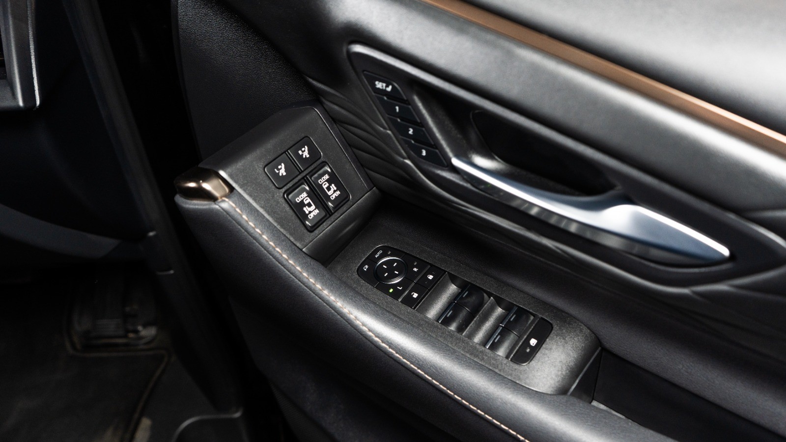 Buy Used Toyota Vellfire Hi of 2025 model @ 1,19,00,000 INR in Delhi ...