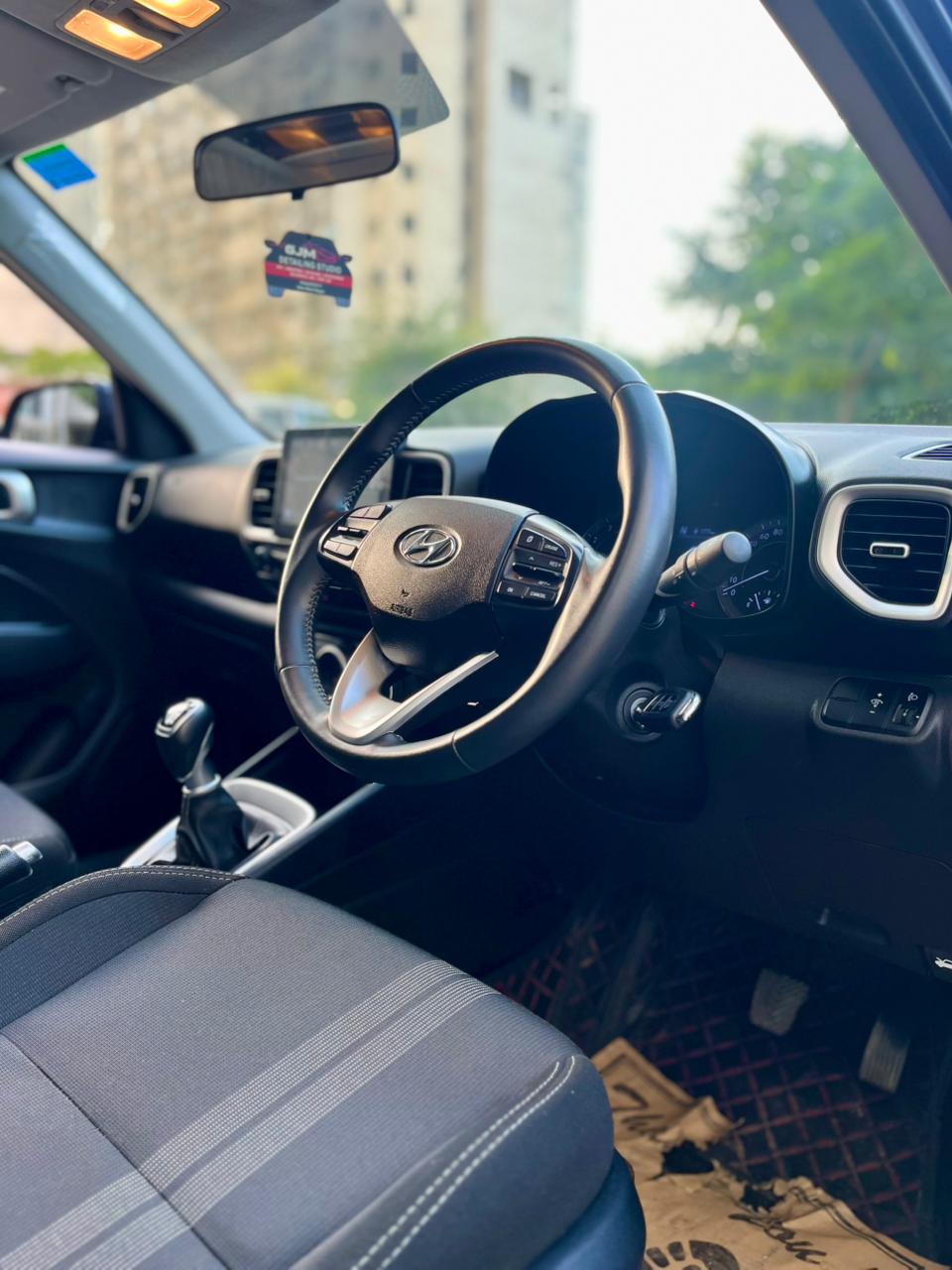 Buy Used Hyundai Venue SX Turbo iMT of 2022 model @ 7,15,000 INR in ...