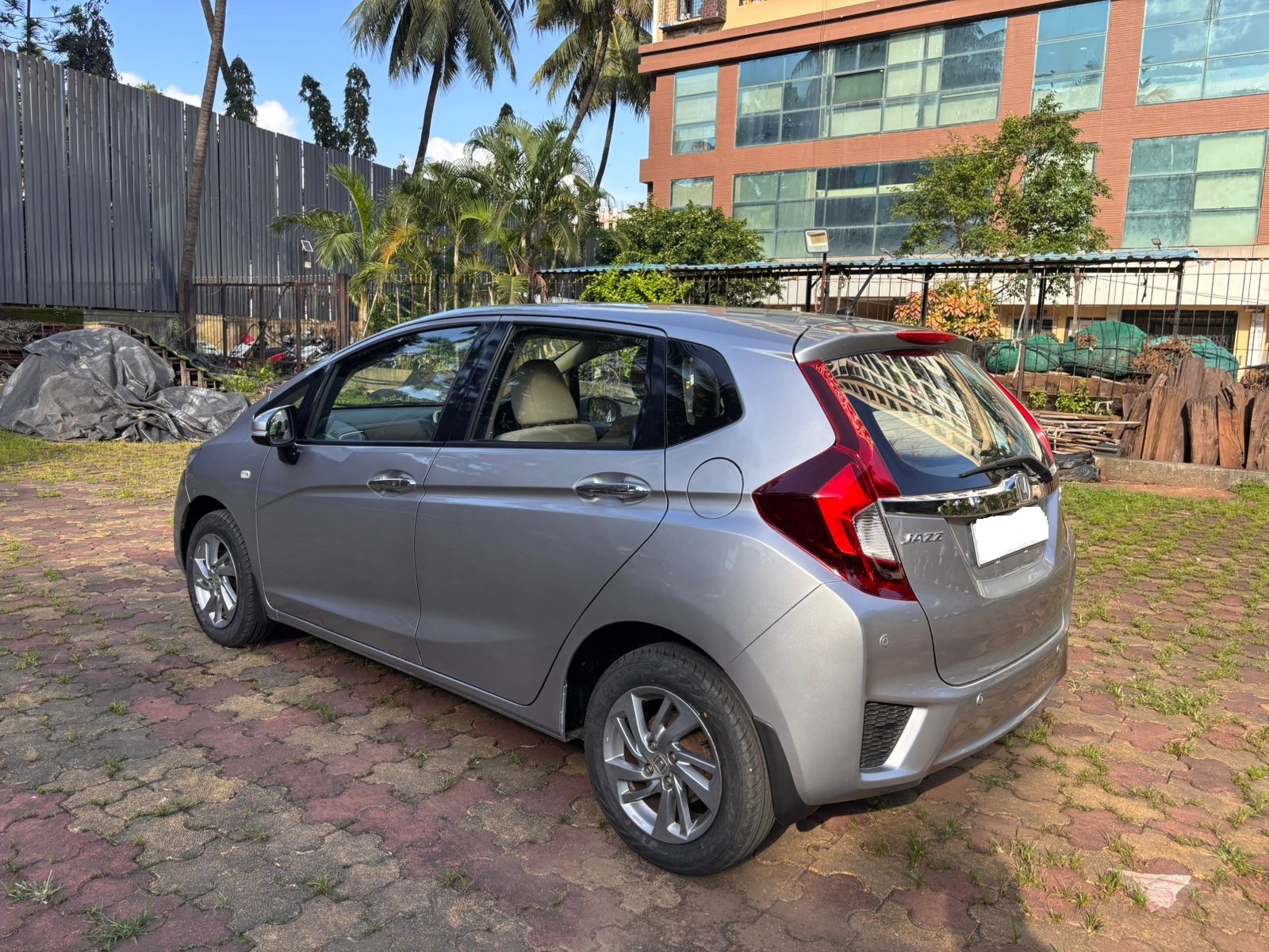 Buy Used Honda Jazz V CVT of 2018 model @ 5,45,000 INR in Mumbai ...