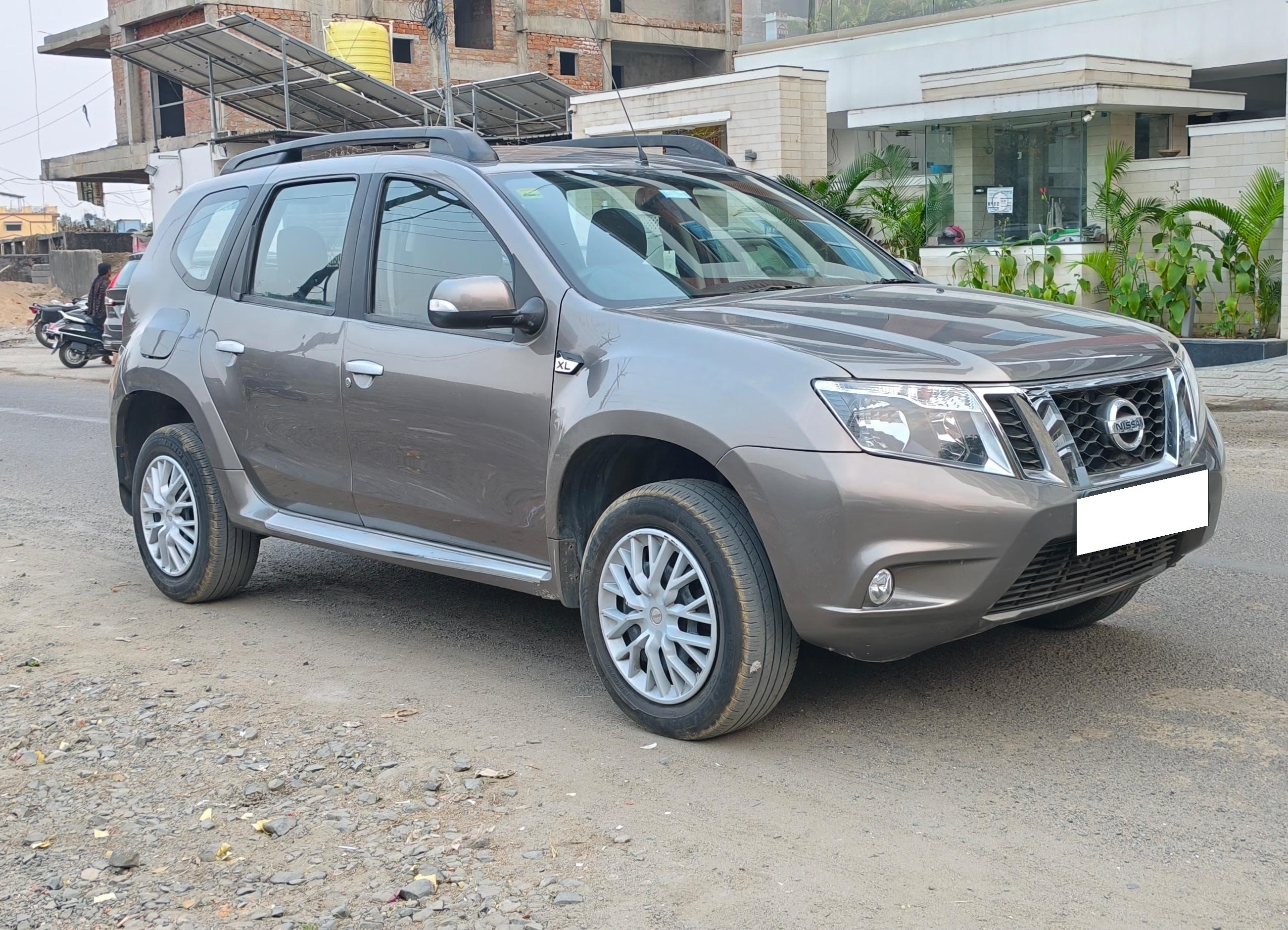 Used 2017 Nissan Terrano 1598 cc Petrol Manual Car in Nagpur at ₹3.75 ...