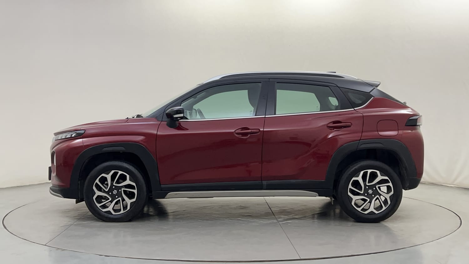 Buy Used Maruti XL6 Alpha Plus Dual Tone of 2023 model @ 11,73,523 INR ...