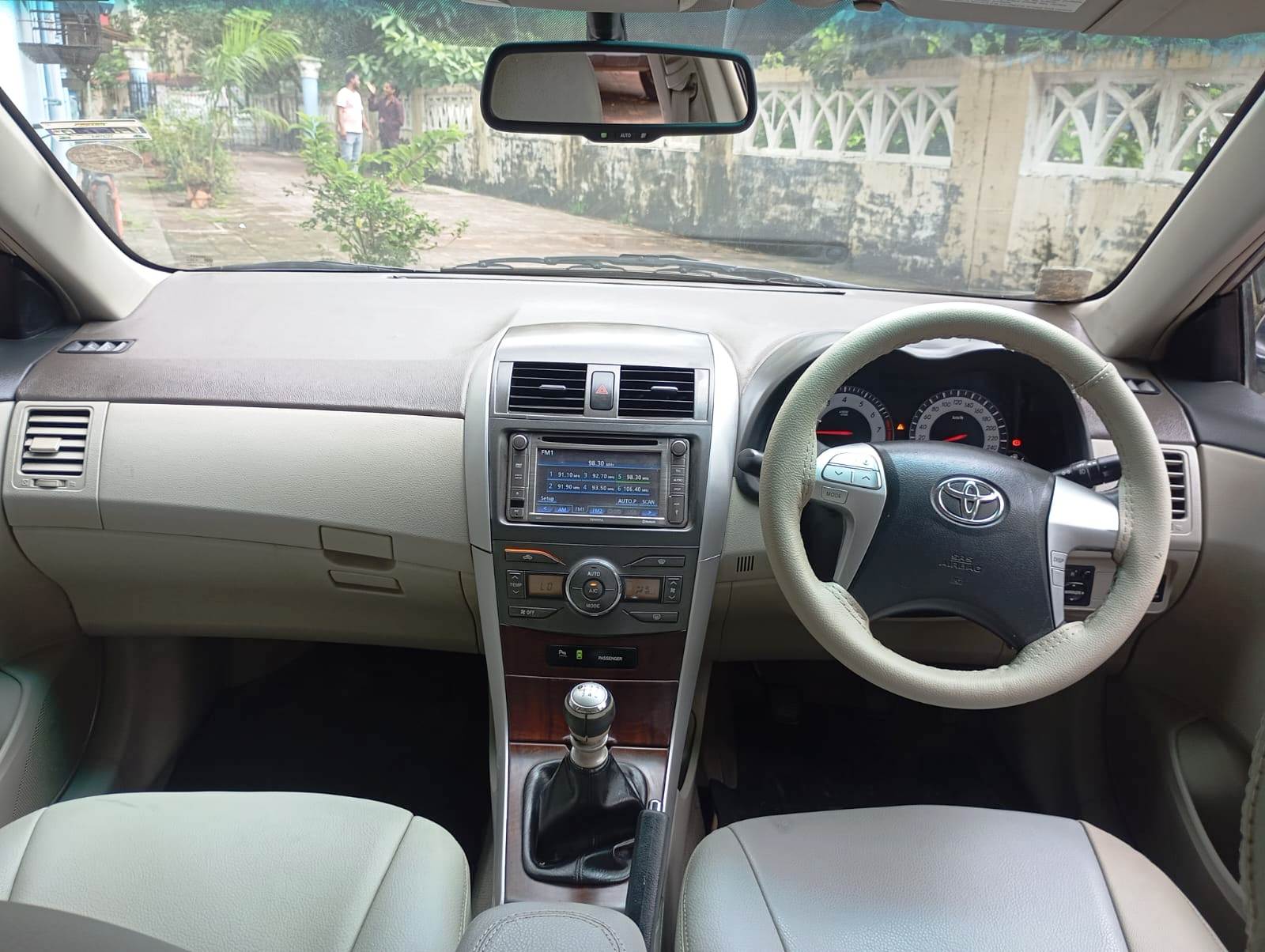 Buy Used Toyota Corolla Altis G of 2013 model @ 3,45,000 INR in Mira ...