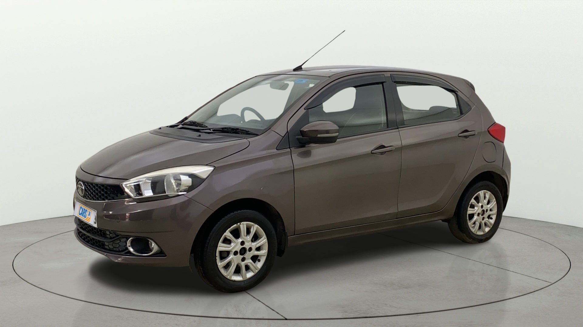 Buy Used Tata Tiago 1.2 Revotron XZ of 2016 model @ 3,02,554 INR in Thane - 5085304 - ZigWheels.com