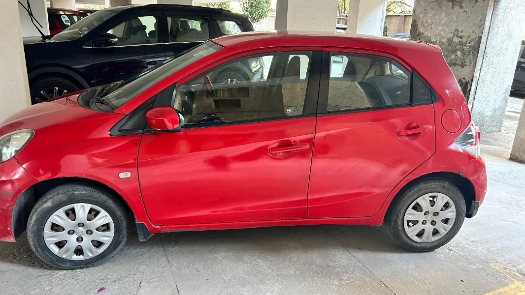 Used 2013 Honda Brio Petrol Manual in Noida at ₹2 Lakh - CarDekho