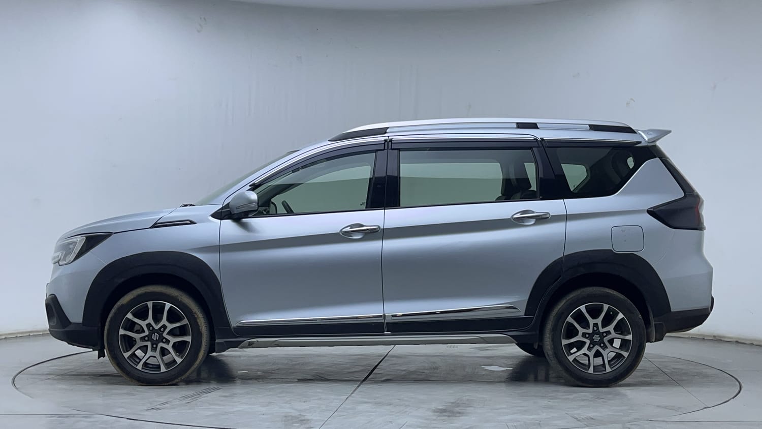 Buy Used Maruti XL6 Alpha Plus AT of 2022 model @ 11,17,123 INR in ...