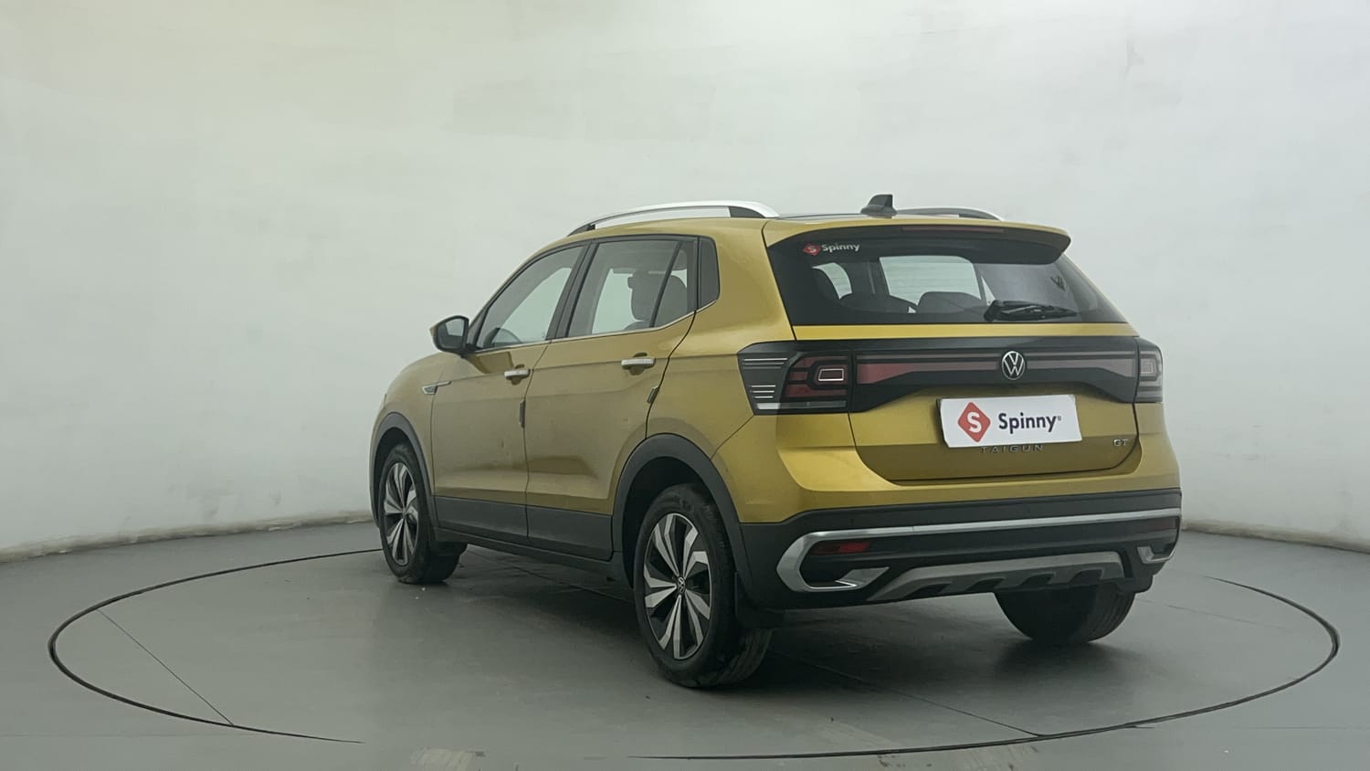 Buy Used Volkswagen Taigun 1.5 TSI GT Plus DSG of 2022 model @ 11 ...