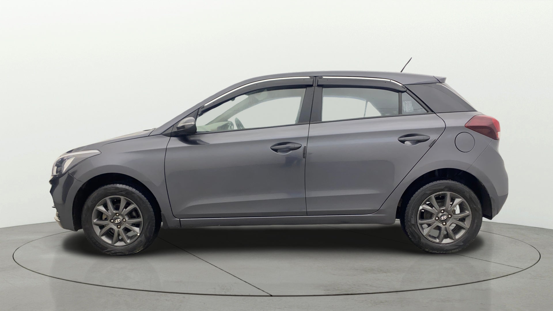 Buy Used Hyundai i20 Petrol CVT Asta of 2018 model @ 6,23,654 INR in ...