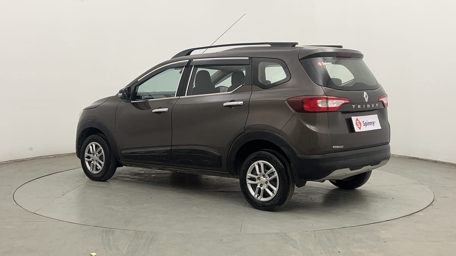 Buy Used Renault Triber RXT of 2022 model @ 4,76,000 INR in Chandigarh ...